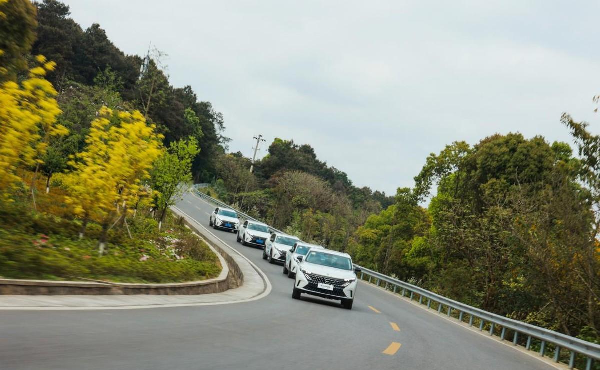 浅试第三代荣威RX5，12万级最具豪华感和科技感的SUV？_搜狐汽车_搜狐网