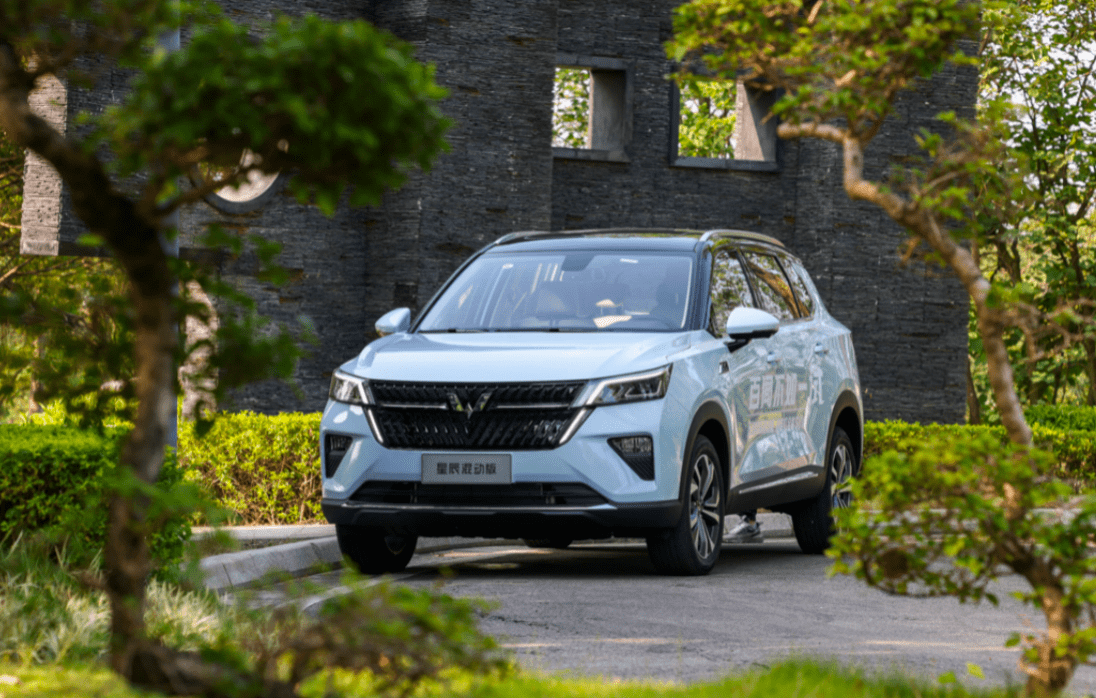 这SUV一公里最低3毛多，轴距2750mm，颜值能打，才10万左右_搜狐汽车_搜狐网