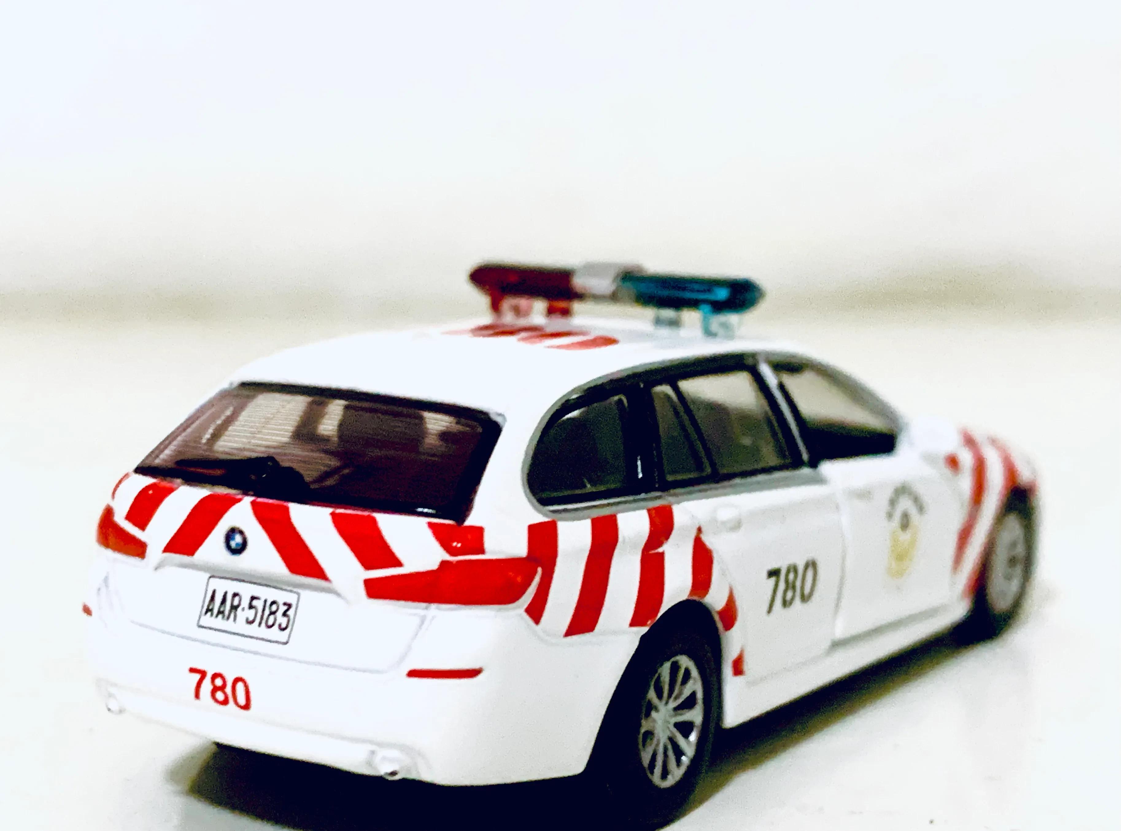 宝岛警队系列｜164 TINY微影 会员限定 宝马五系旅行版国道警车_搜狐汽车_搜狐网