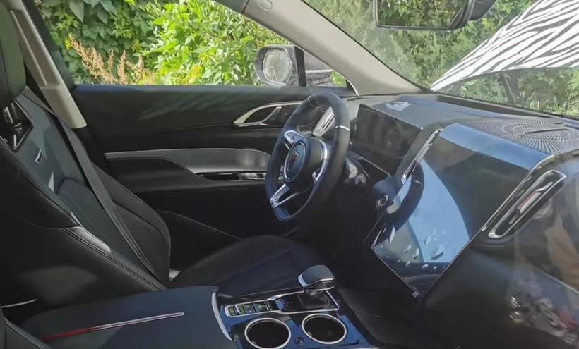 红旗最入门的SUV！全新HS3再露面，形似“小号E-HS9”，或15万起_搜狐汽车_搜狐网