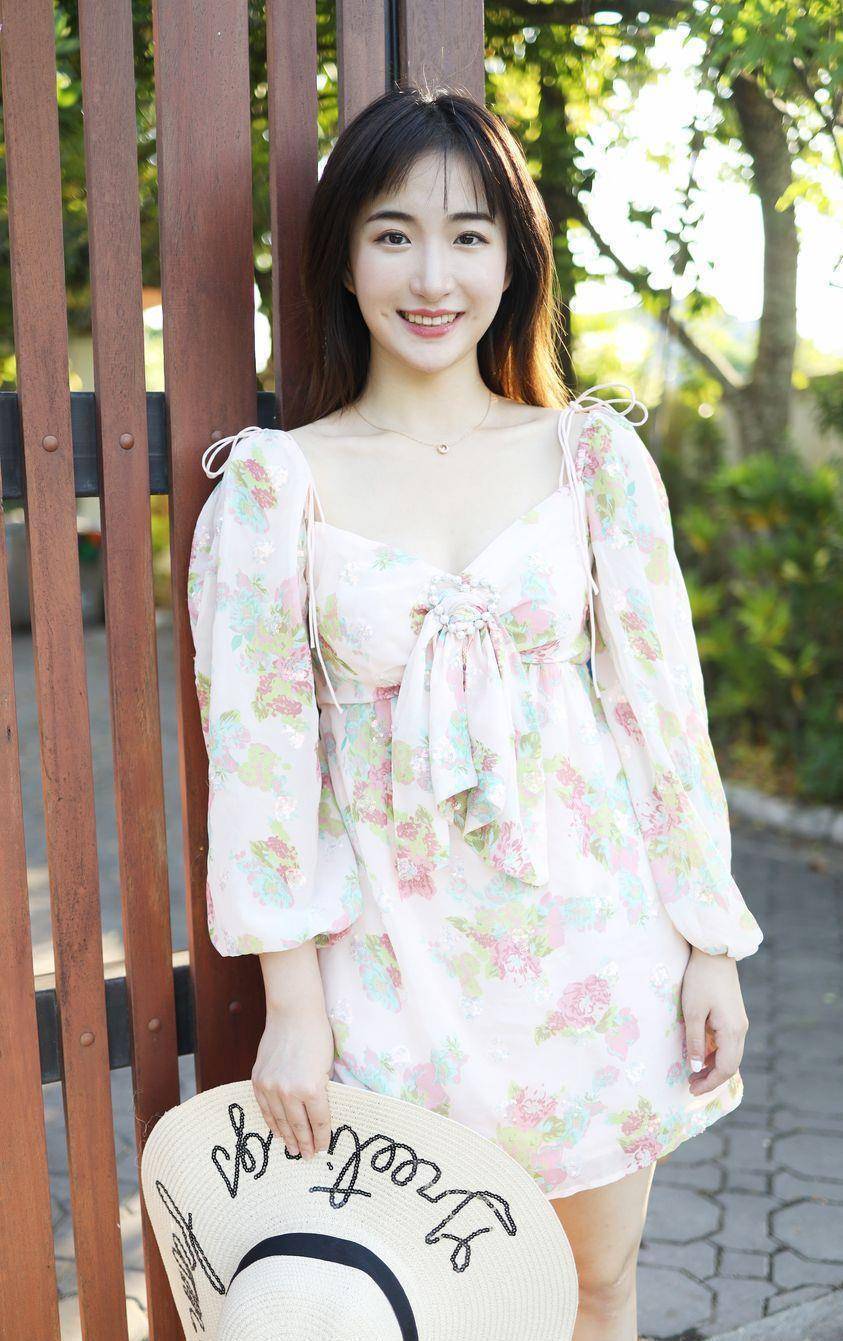 自然又好看的17个拍照姿势，get起来，拍好看照片 -6park.com