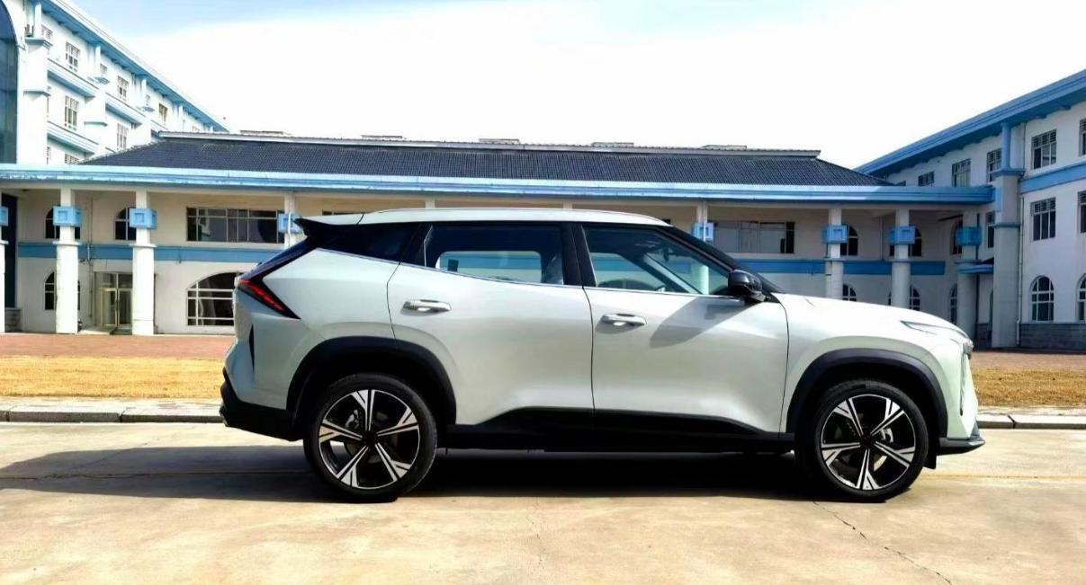 十万级SUV搅局者，标配高通8155，博越COOL不比CR-V香？_搜狐汽车_搜狐网