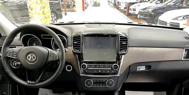 落地30万，尺寸媲美GLS，金属漆面豪华范十足，实拍北汽BJ90_搜狐汽车_搜狐网