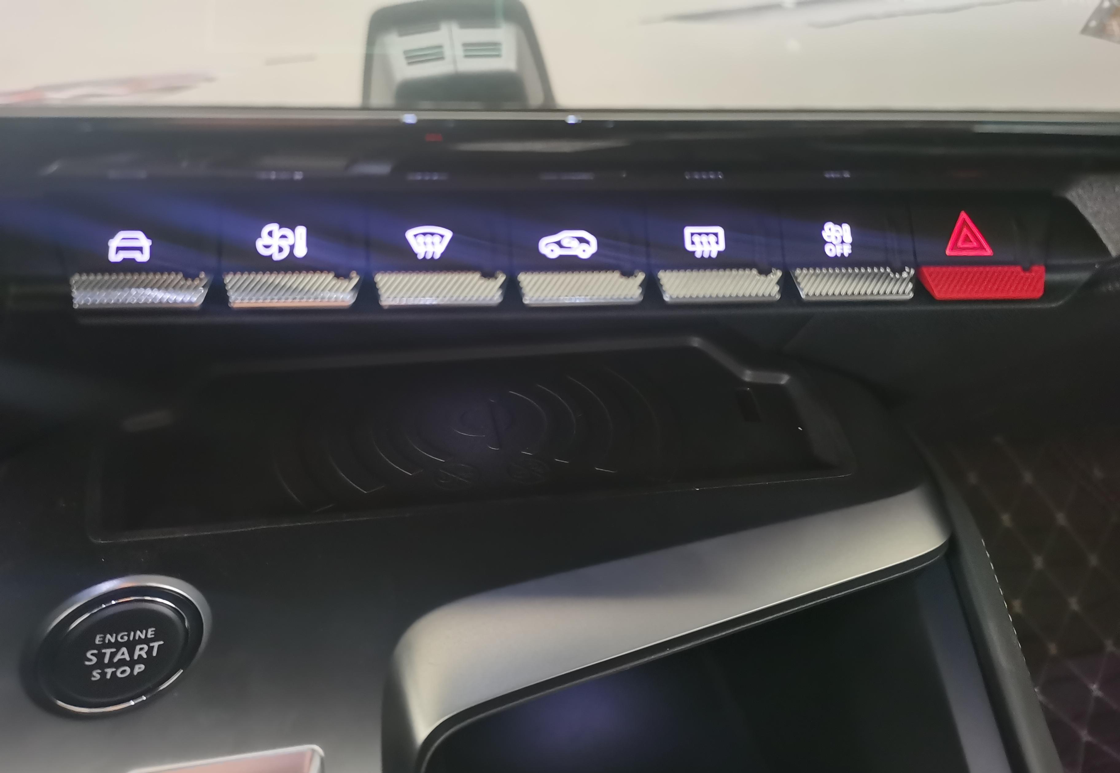 设计与实用兼顾，轴距2787mm，深度体验标致408X_搜狐汽车_搜狐网