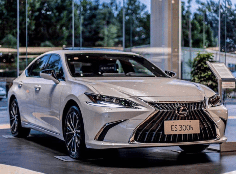 雷克萨斯ES200降4万，奥迪A6L降10万！油车价格又崩不住了？_搜狐汽车_搜狐网