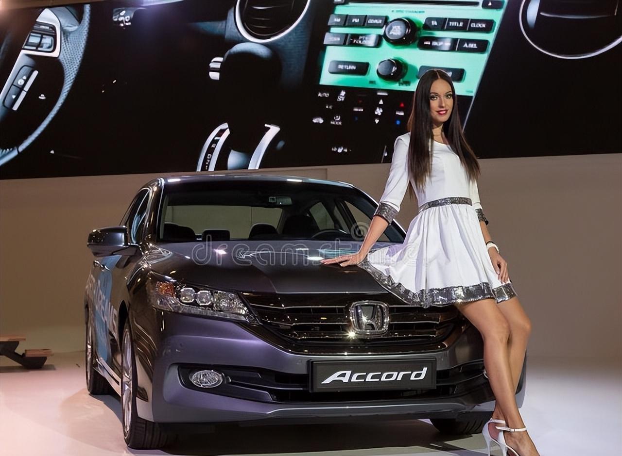 十代雅阁与十一代到底差在哪里？值得花多点钱买11代吗？_搜狐汽车_搜狐网