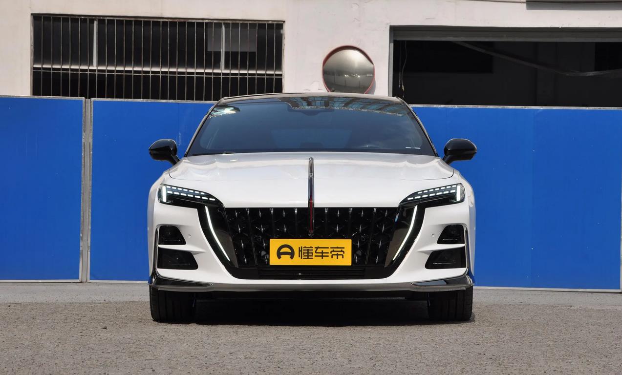 这国产车崛起了，配2.0T+8AT，车长近5米+大溜背设计，实拍红旗H6_搜狐汽车_搜狐网