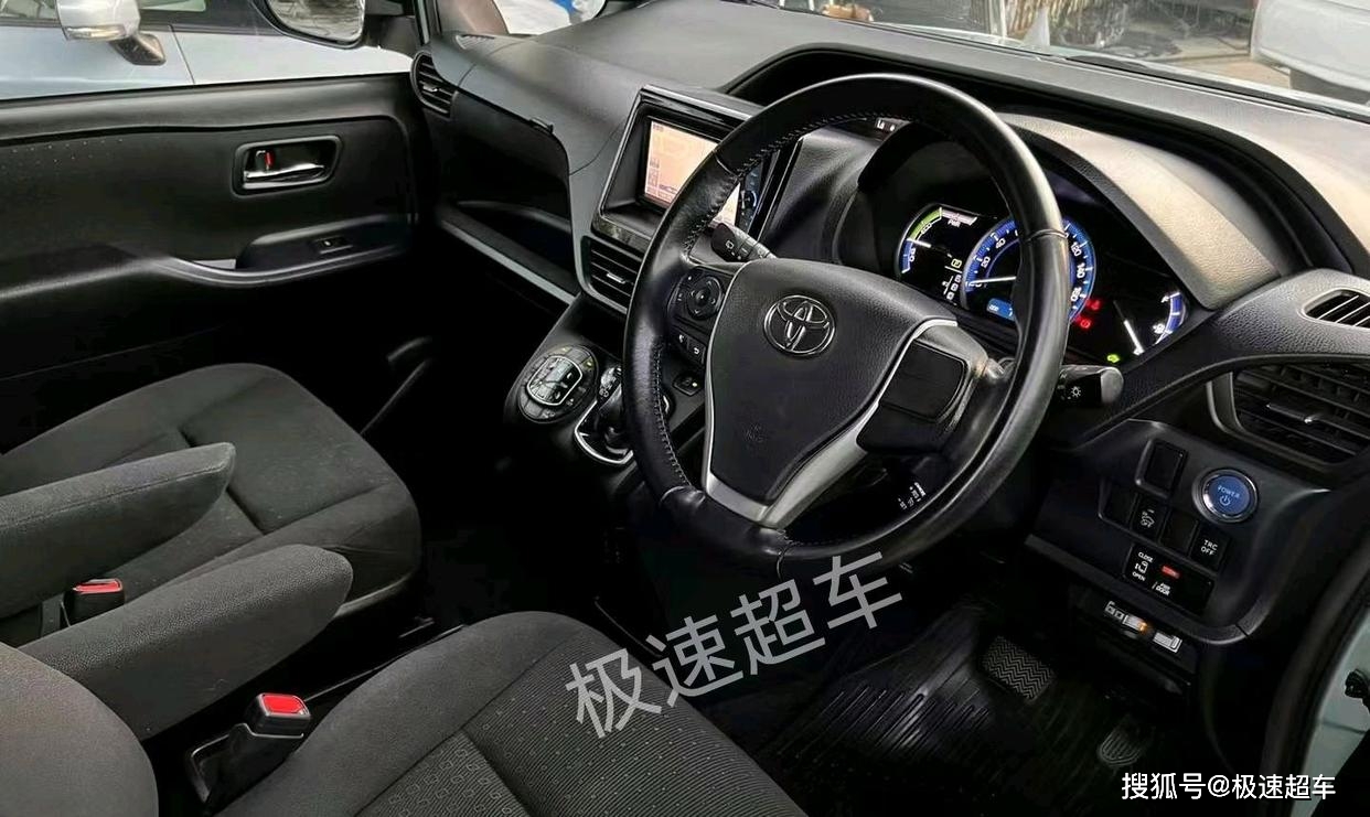 “新”丰田VOXY登场，海外约售16万，灯组更立体，7座更实用_搜狐汽车_搜狐网