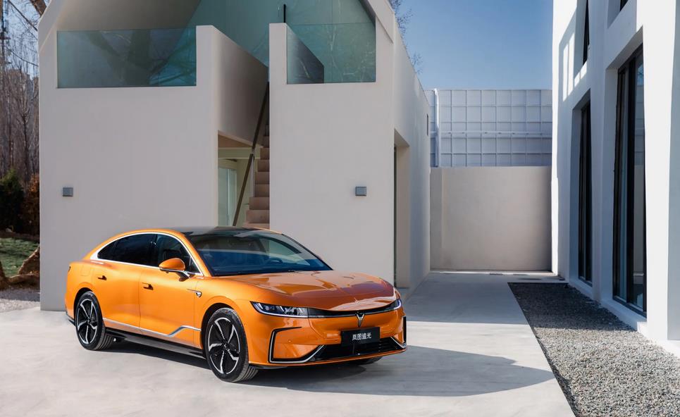 最高续航730km，入门就有3.8s破百，岚图追光或于上海车展上市_搜狐汽车_搜狐网