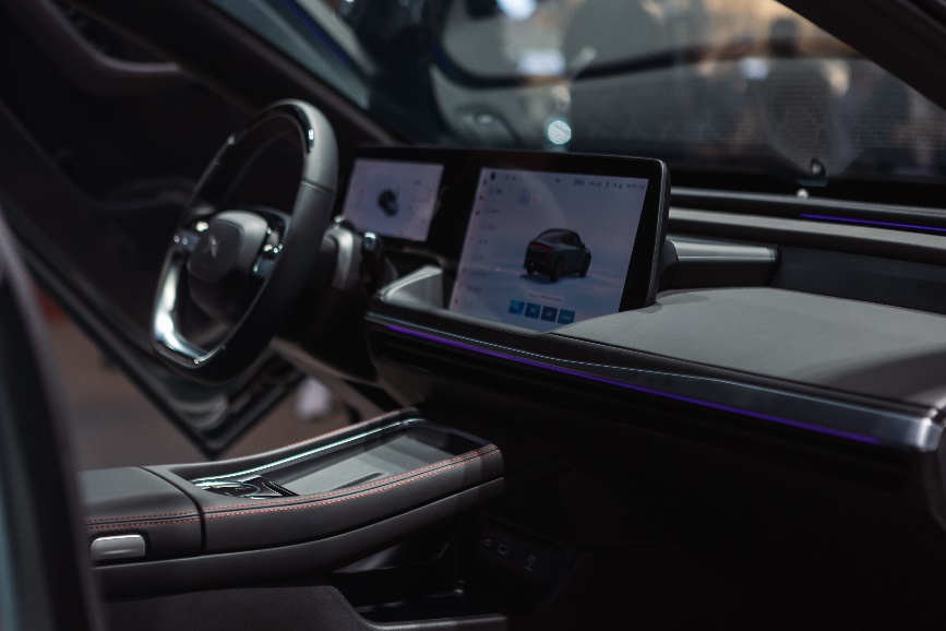 新能源车引围观，小鹏P7、蔚来ET5真的香吗？_搜狐汽车_搜狐网