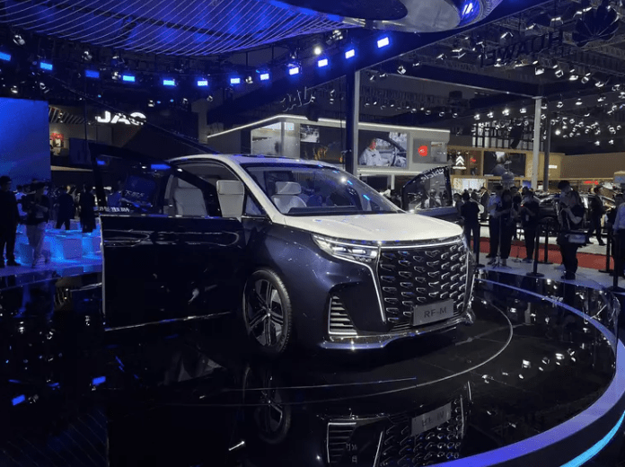 MPV新势力？专属架构 江淮瑞风全新中大型MPV RF-M概念车首发亮相_搜狐汽车_搜狐网
