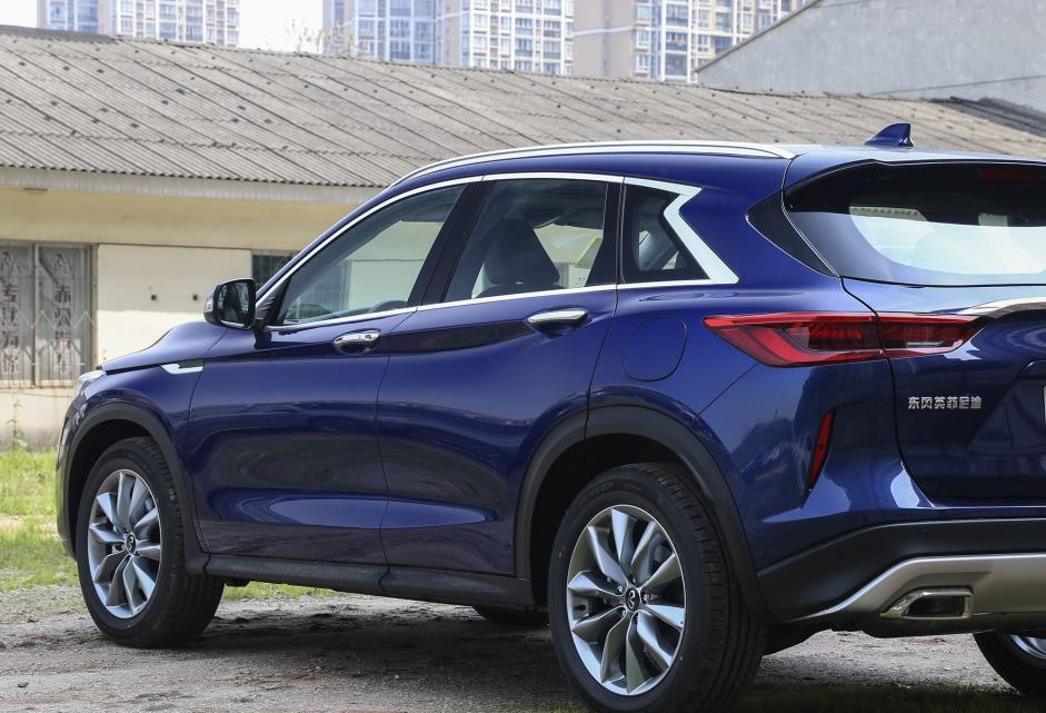 日产造的“性能”车，实力叫板BBA，2.0T＋8AT，最大272匹马力_搜狐汽车_搜狐网