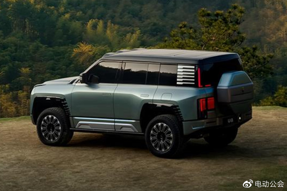 比亚迪仰望U8动力曝光：纯电续航180km，零百最快3.6s_搜狐汽车_搜狐网