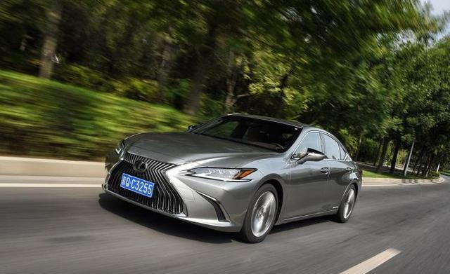 奥迪A6L和雷克萨斯ES300h哪个好？内行人：开完才知道差距！_搜狐汽车_搜狐网