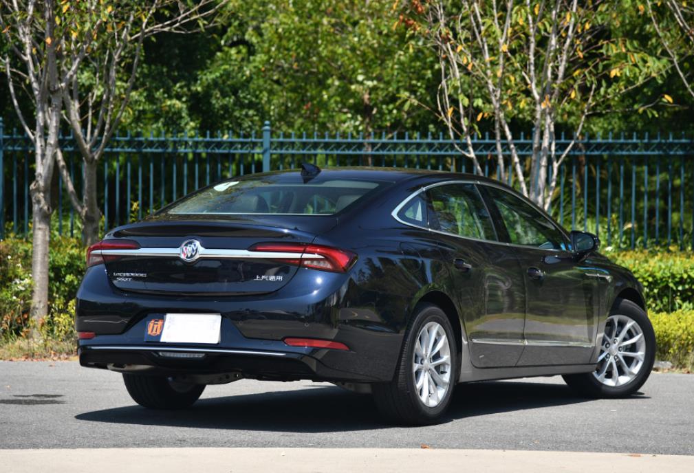 还看啥凯迪拉克CT5，这车配真皮座椅，搭2.0T引擎＋9AT，车长超5米_搜狐汽车_搜狐网