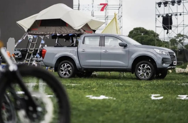 被捧红的日产王牌，车长5米3，2.3T柴油+四驱，10w开出30w的品质_搜狐汽车_搜狐网