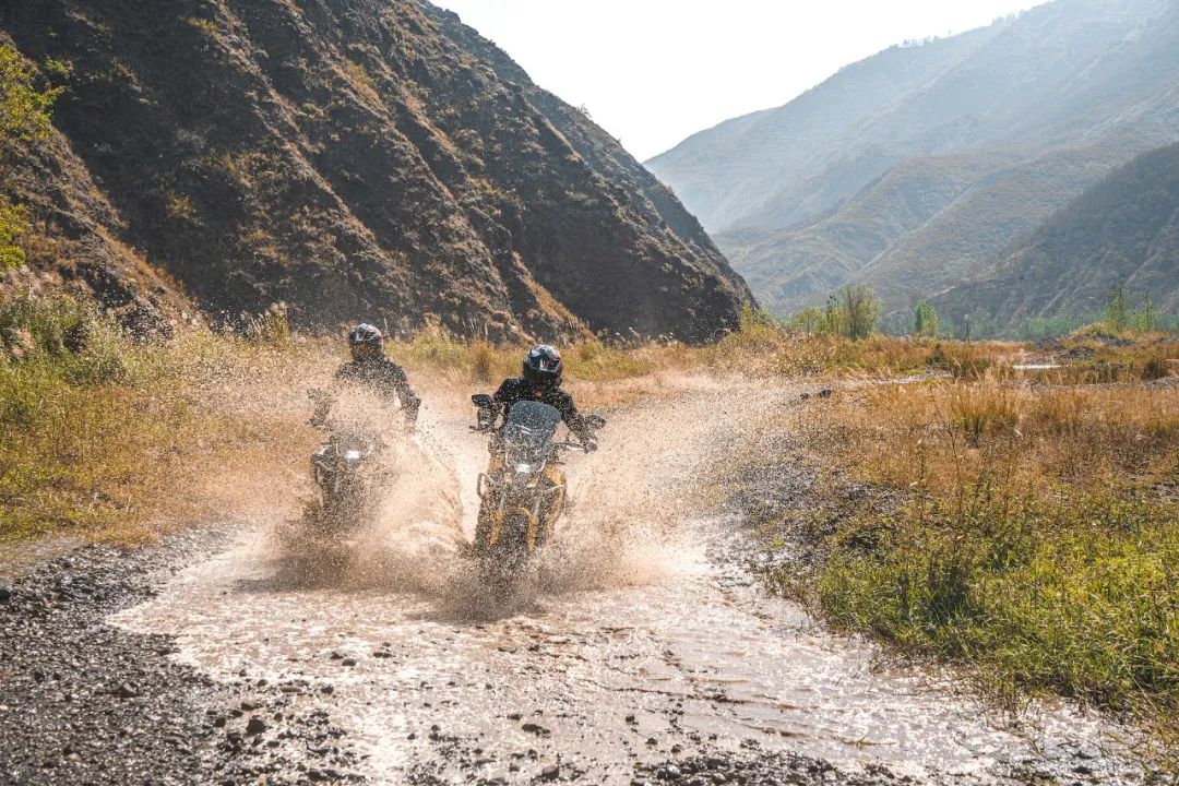 价位相近，动力、配置差异大：进阶的RX401能否叫板DL250_搜狐汽车_搜狐网