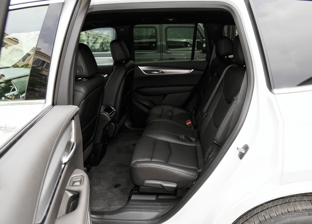 30多万买中大型SUV，凯迪拉克XT6、大众途昂和福特探险者怎么选？_搜狐汽车_搜狐网