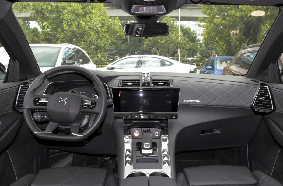 新款“大熊猫”DS7上市！215马力＋8AT，比奥迪Q3优秀，国六标准_搜狐汽车_搜狐网