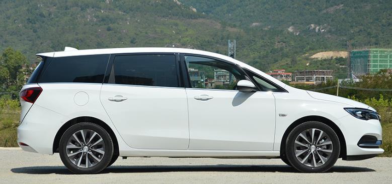 标配隐私玻璃，油耗仅6L，小别克GL8从近15万降至9.59万却卖不动_搜狐汽车_搜狐网