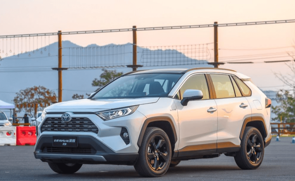 自驾旅行，一汽丰田RAV4荣放正合适_搜狐汽车_搜狐网
