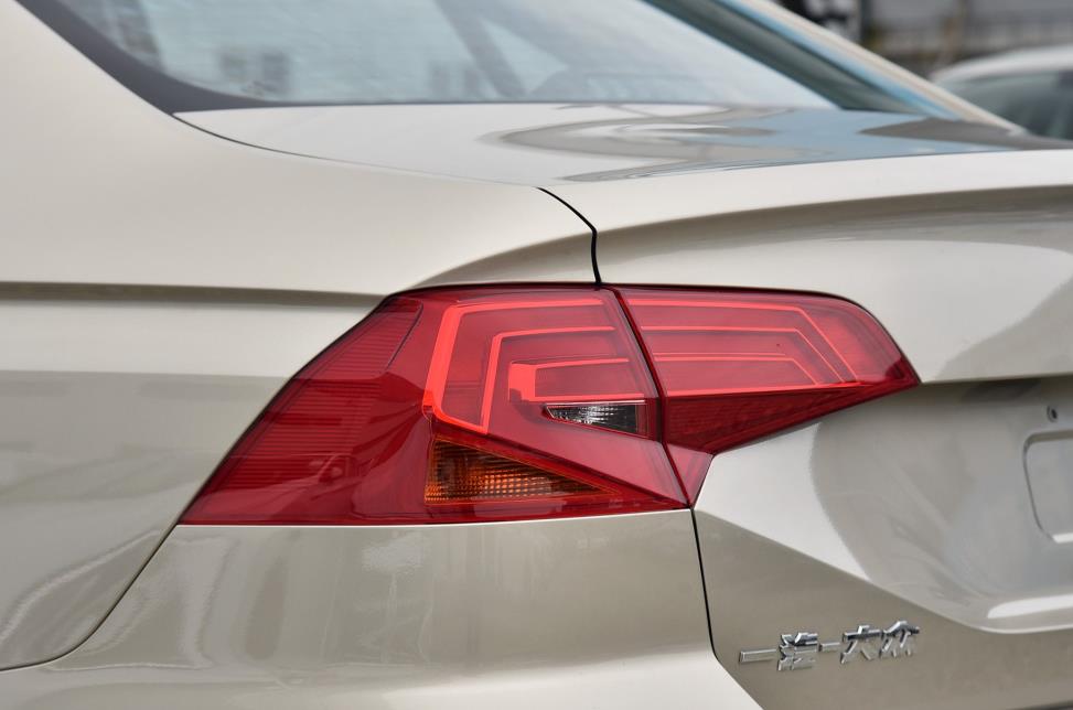 新款大众宝来登场，油耗5.6L＋6AT，比思域省心，11.1万起带国六_搜狐汽车_搜狐网