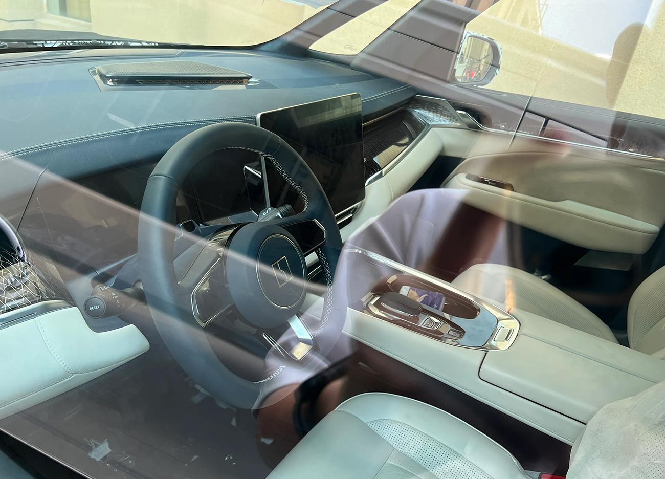 果断放弃GL8！极氪009实车现身，续航超700km，比劳斯莱斯还霸气_搜狐汽车_搜狐网