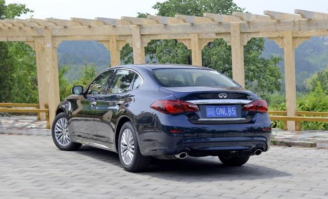 优雅的绅士 试驾英菲尼迪Q70L 进口＋V6发动机为何卖不动_搜狐汽车_搜狐网