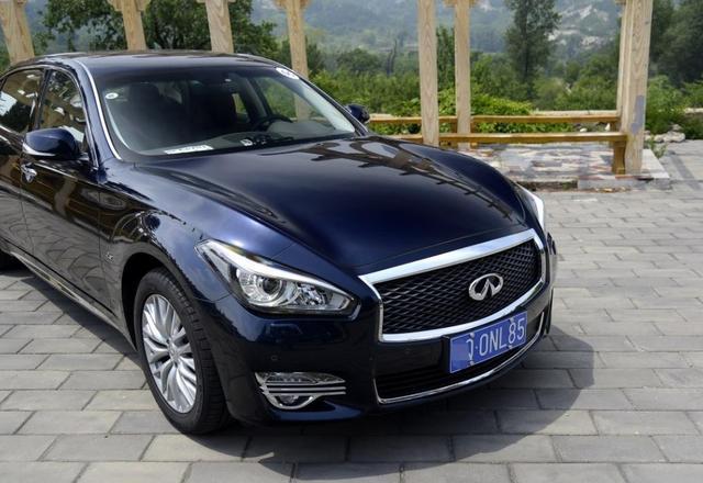 优雅的绅士 试驾英菲尼迪Q70L 进口＋V6发动机为何卖不动_搜狐汽车_搜狐网