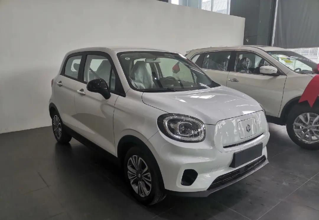 8万级3款电动代步车，零跑T03、奔奔E-Star和五菱缤果，怎么选？_搜狐汽车_搜狐网