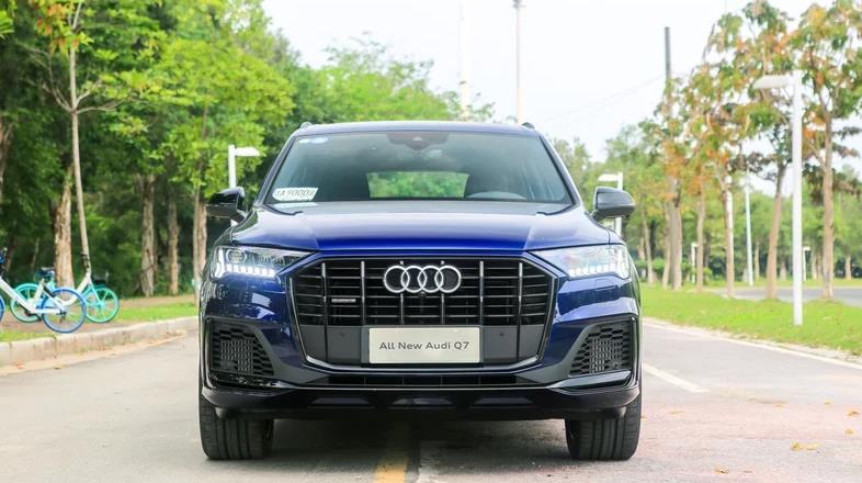 80万预算要给谁？奥迪Q7对比宝马X5哪个档次高？差距很明显_搜狐汽车_搜狐网