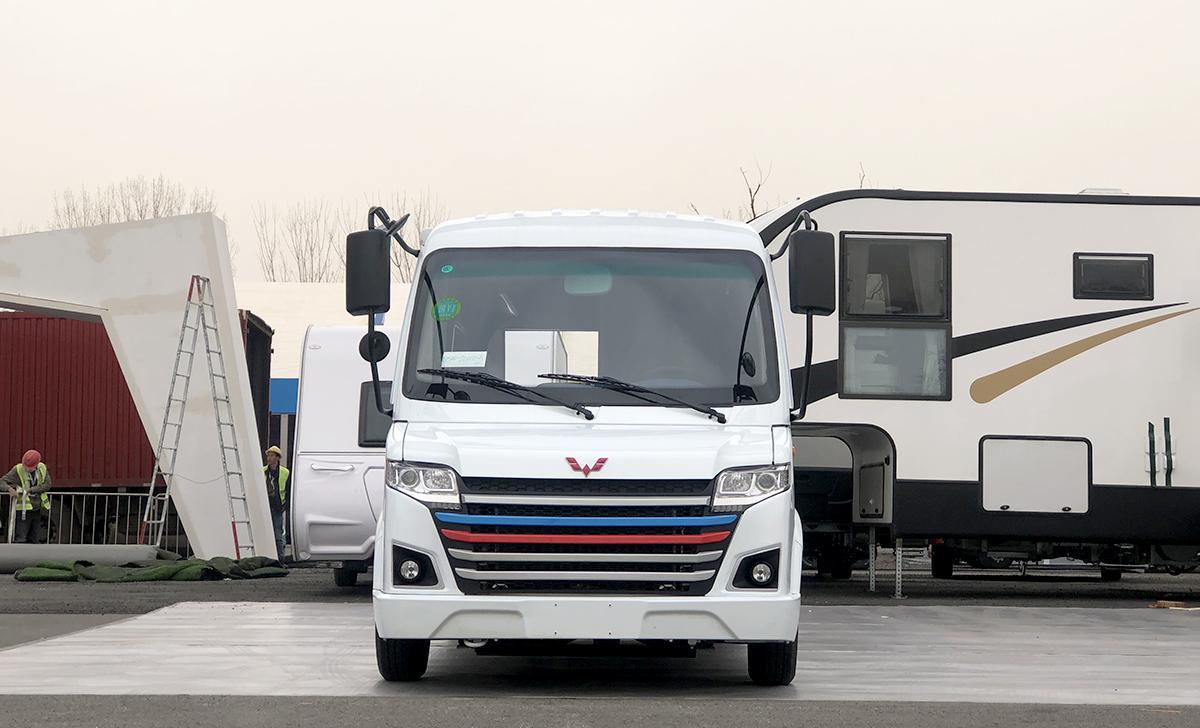 客厅、卧室、厨房、厕所一应俱全，售15.8万，带你看五菱Q500房车_搜狐汽车_搜狐网