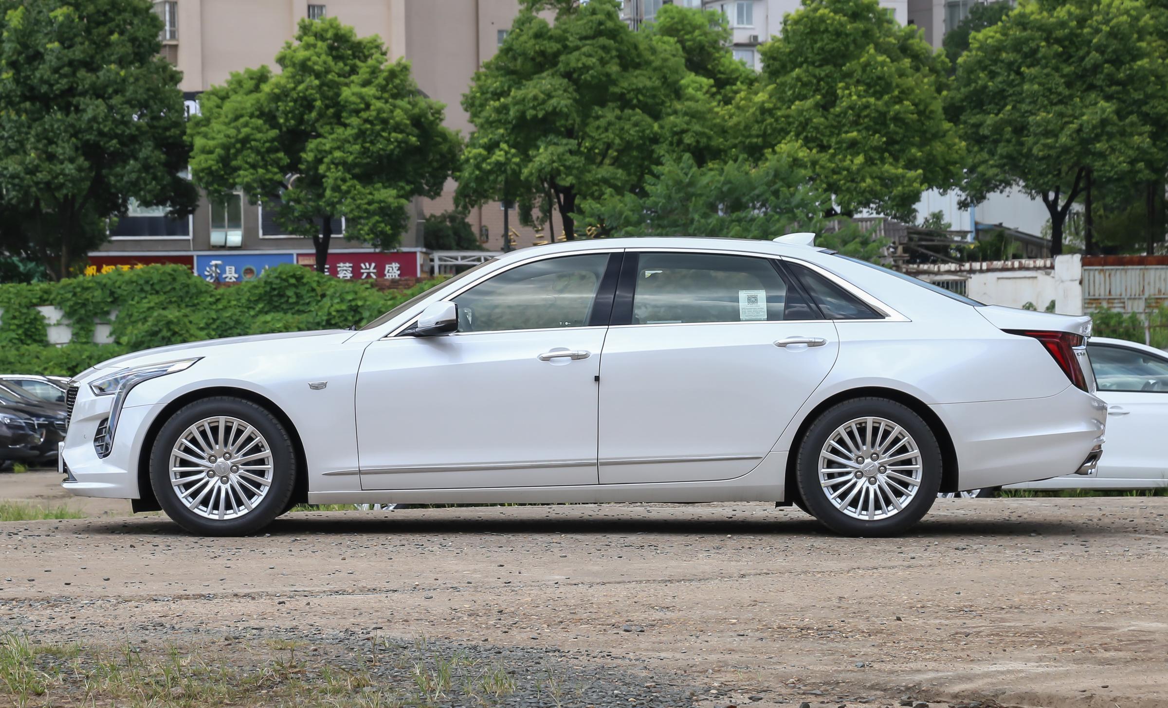 降幅近10万！气场不输7系，入门就配237马力，实拍凯迪拉克CT6_搜狐汽车_搜狐网