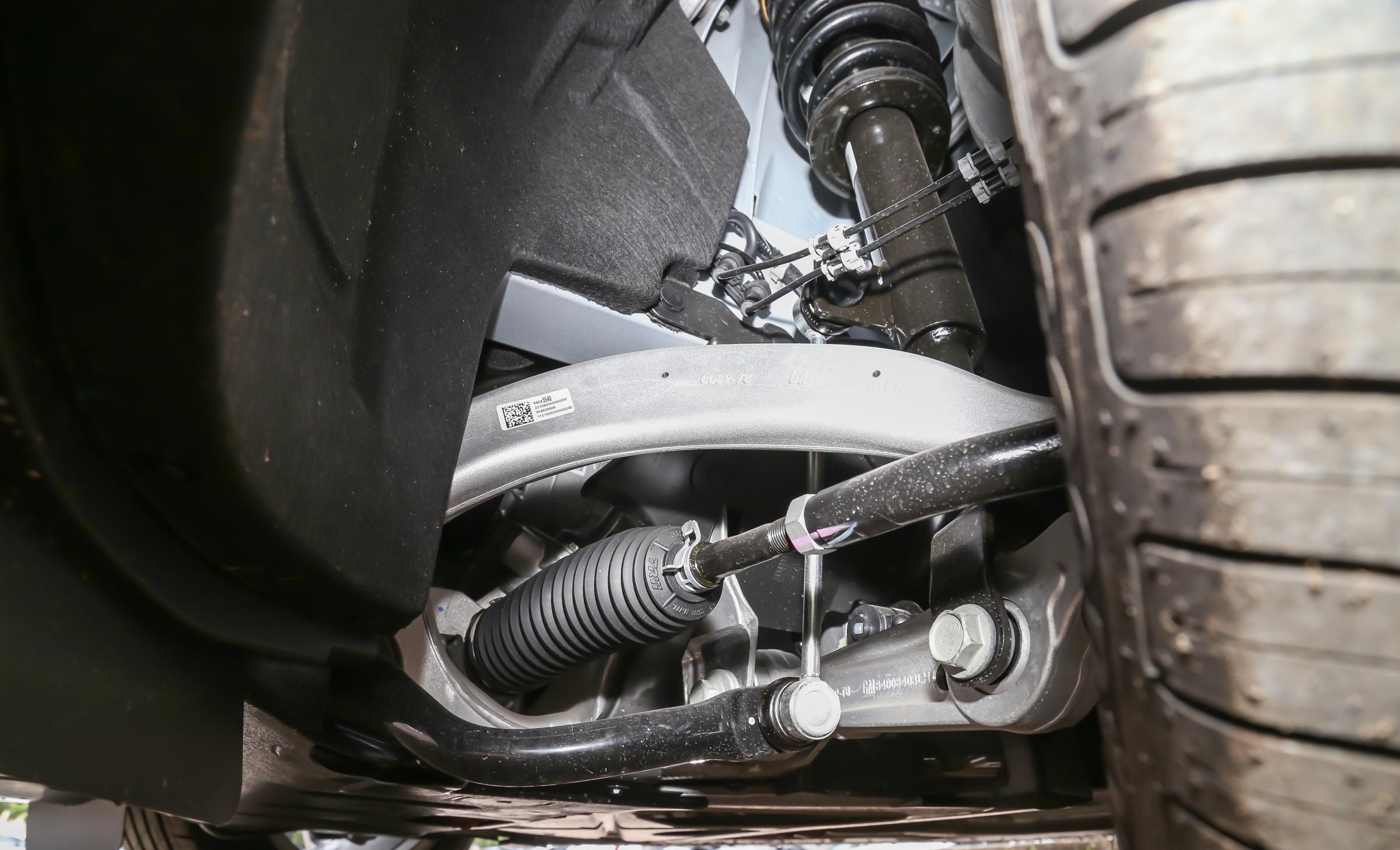 降幅近10万！气场不输7系，入门就配237马力，实拍凯迪拉克CT6_搜狐汽车_搜狐网