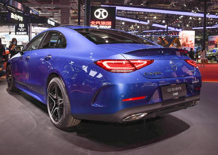 满足中年男性的“少年心”，新款奔驰CLS对比奥迪A7L_搜狐汽车_搜狐网