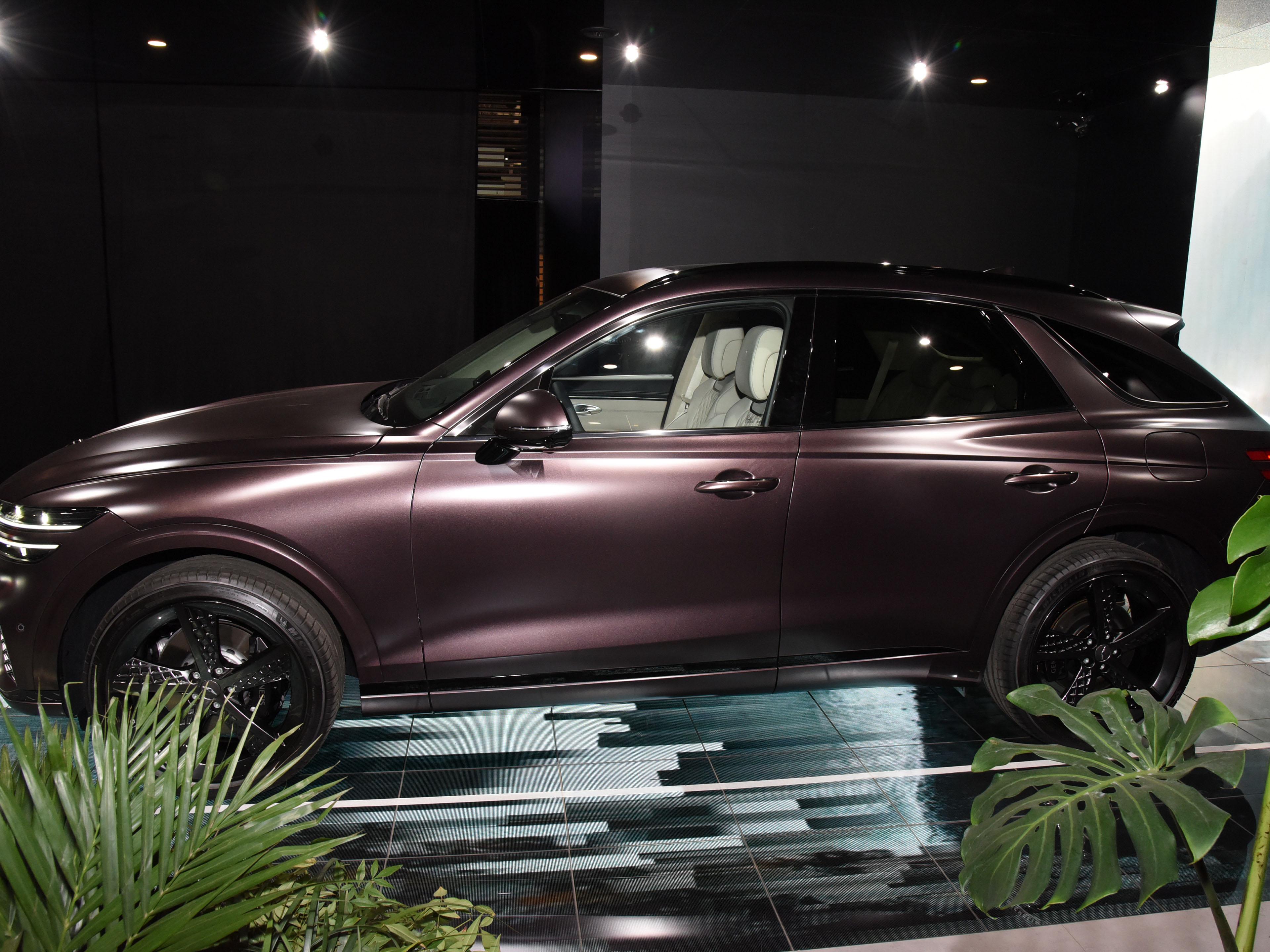 32.98万元起 捷尼赛思GV70上市 标配2.5T动力/对标宝马X3_搜狐汽车_搜狐网