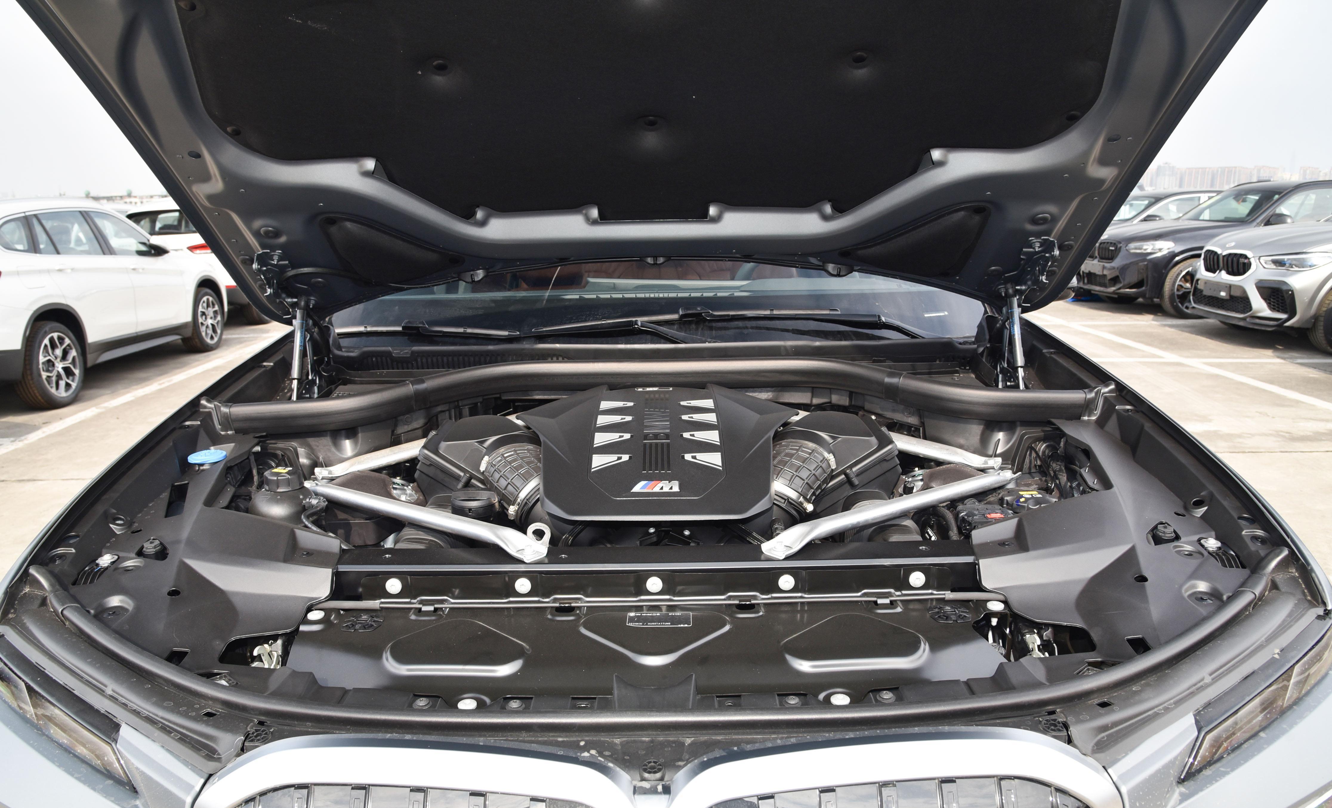 宝马真正的“高手锏”，顶配4.4T V8动力，豪华又霸气，解读宝马X7_搜狐汽车_搜狐网