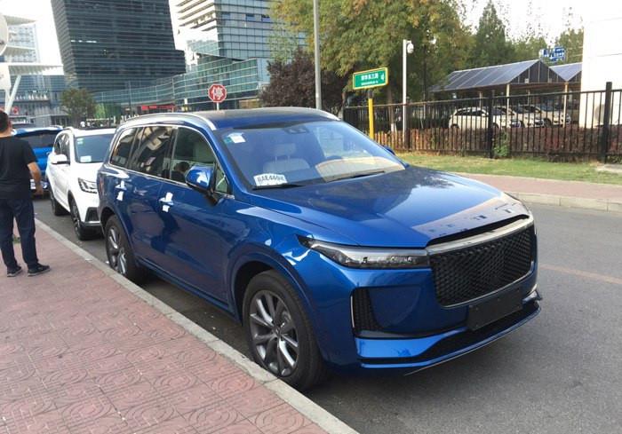 偶遇理想ONE实车，5米车长，6.5S破百，最大续航一千公里_搜狐汽车_搜狐网