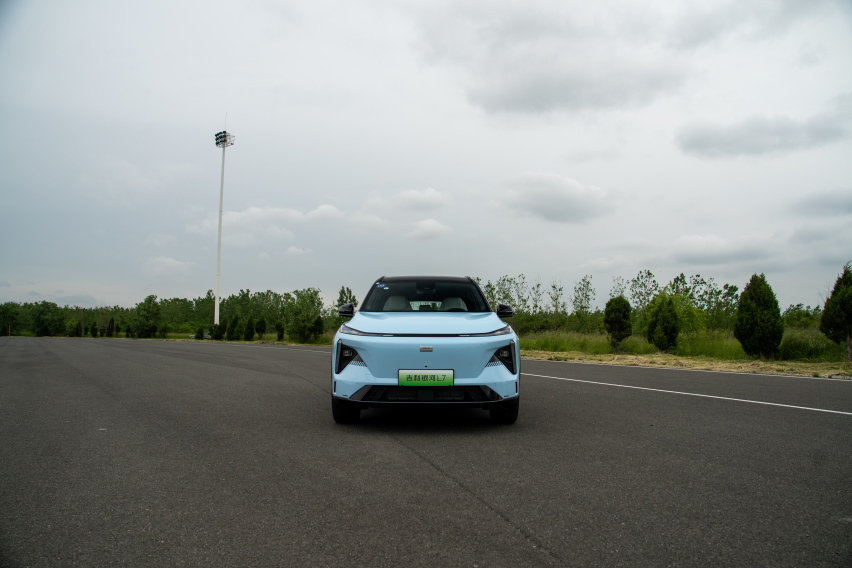 汽车界的“8848” 场地试驾吉利银河L7_搜狐汽车_搜狐网