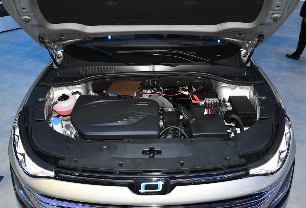 一汽下本了，车长超4米7，搭载2.0T+爱信8AT，带你看一汽奔腾T90_搜狐汽车_搜狐网