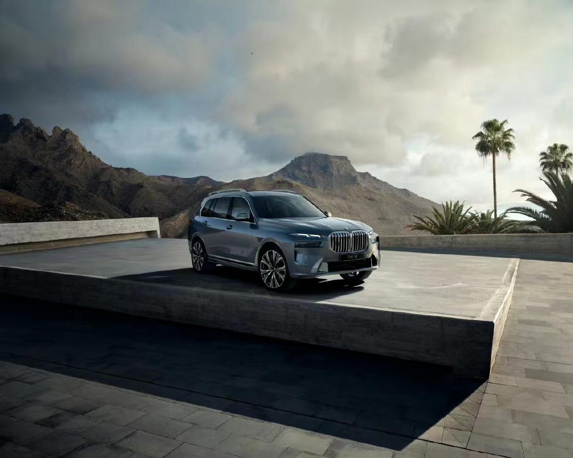 造型设计向7系看齐，试驾体验宝马新款X7_搜狐汽车_搜狐网