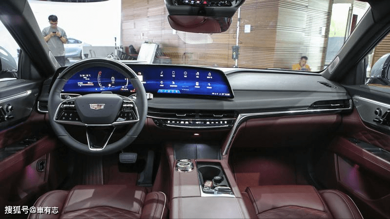 凯迪拉克首款MPV曝光，豪华感不输丰田埃尔法，你心动了吗？_搜狐汽车_搜狐网