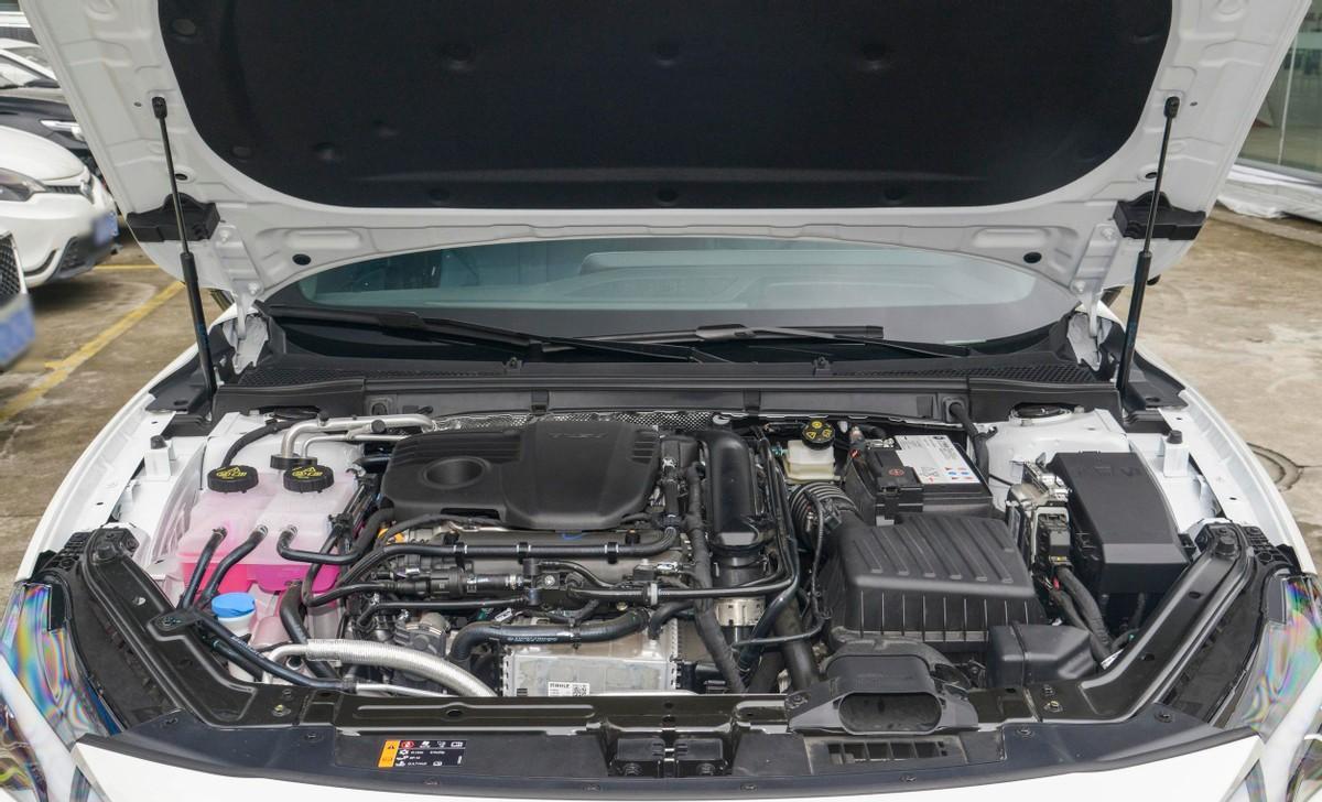 至美跑车！6.5s破百，最高加速度为230kmh，实拍解读名爵MG7_搜狐汽车_搜狐网