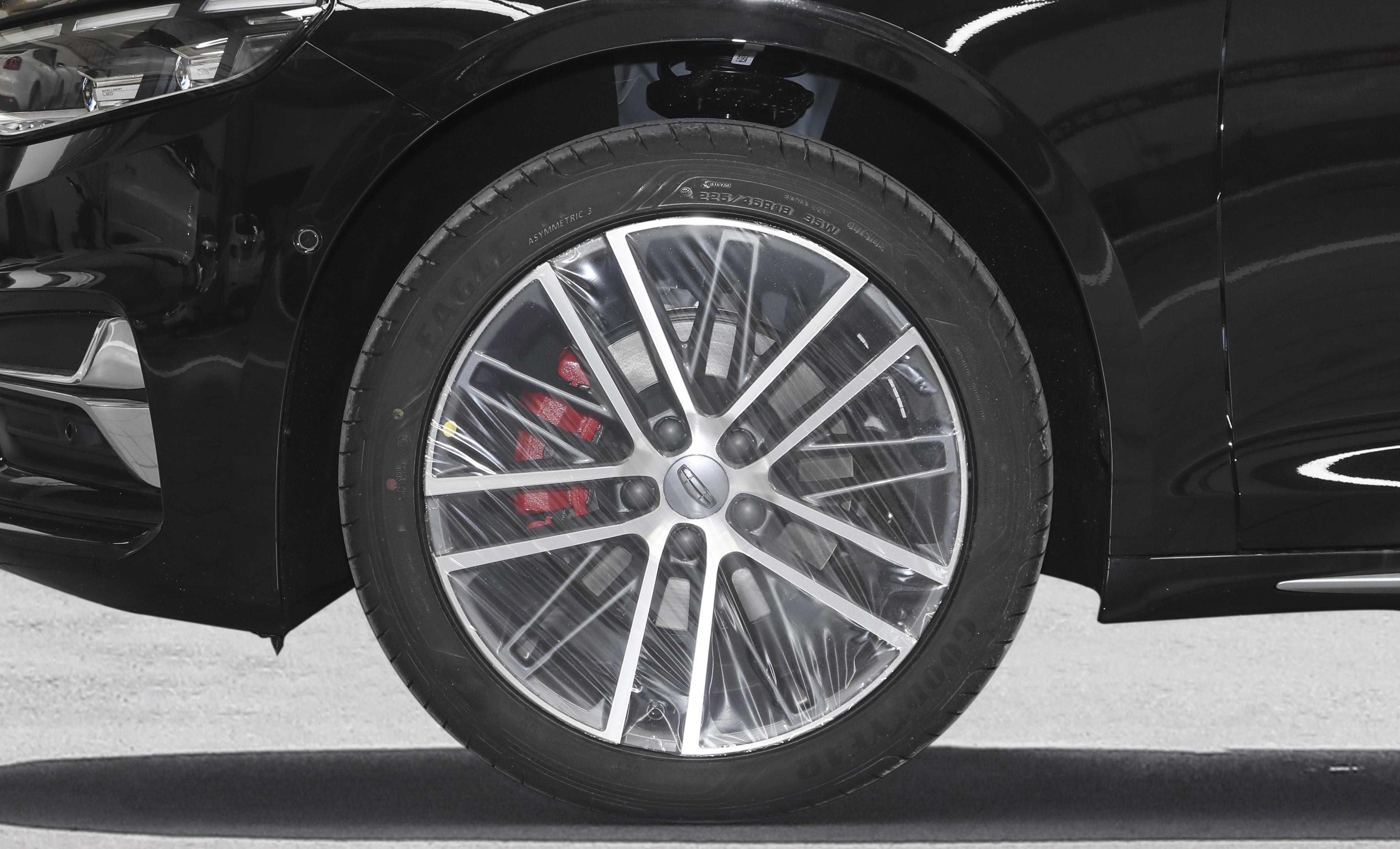 吉利星瑞售价亲民，搭载2.0T+L2辅助驾驶，轴距2800mm,香吗？_搜狐汽车_搜狐网