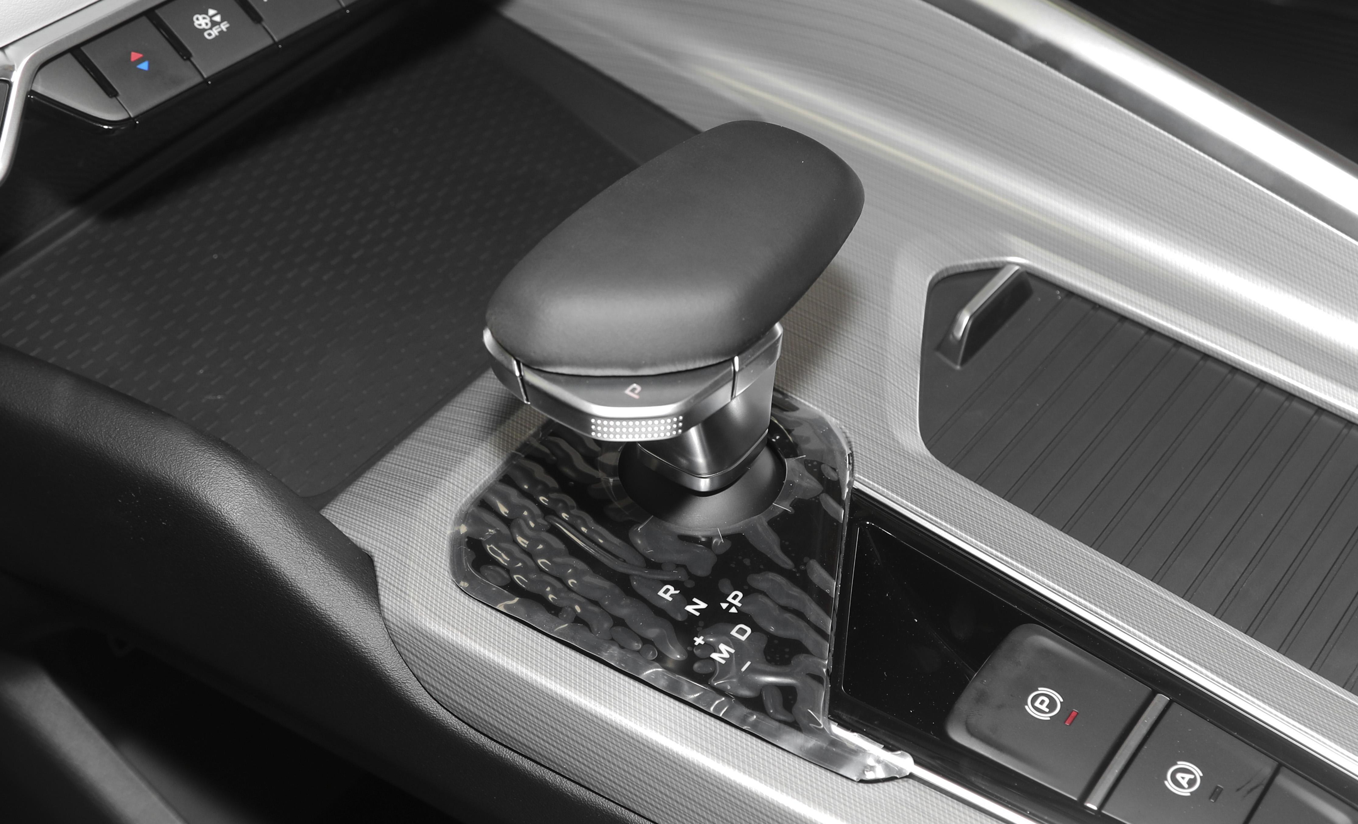 吉利星瑞售价亲民，搭载2.0T+L2辅助驾驶，轴距2800mm,香吗？_搜狐汽车_搜狐网