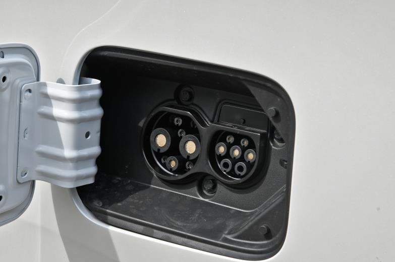 腾势D9有对手了！传祺E9：2.0T的插混车，纯电续航106km_搜狐汽车_搜狐网