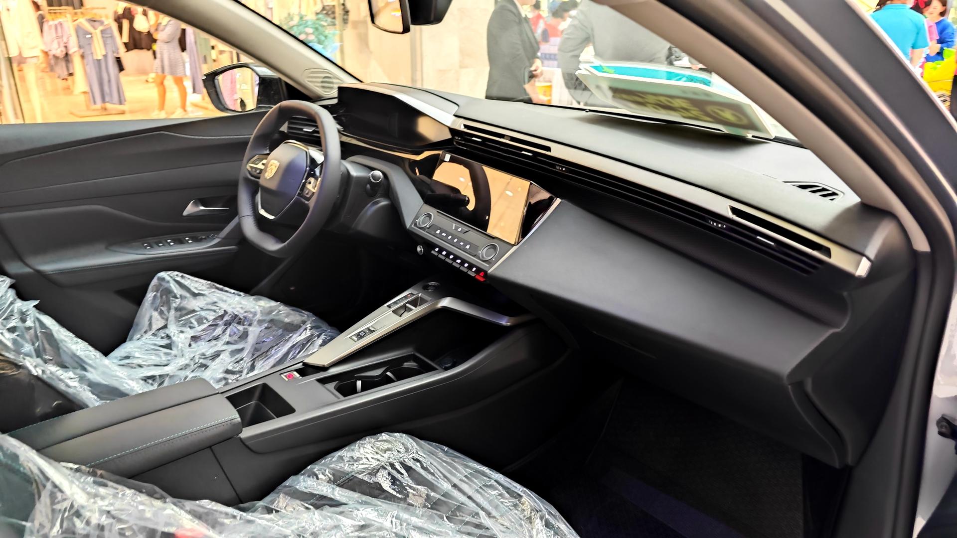 换壳凡尔赛C5 X？探店实拍标致480X 法系车的浪漫你懂不懂？_搜狐汽车_搜狐网