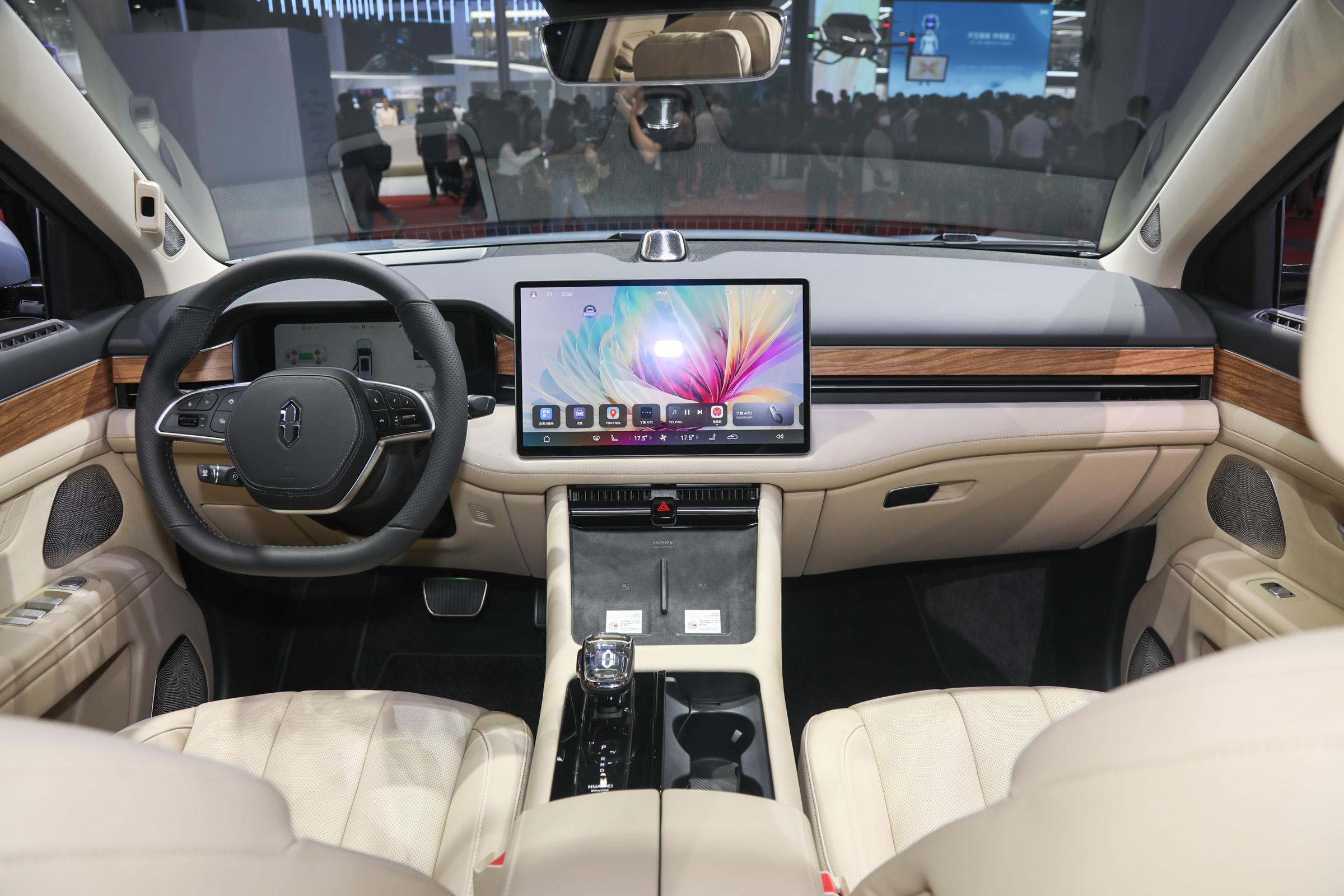 试驾问界M7，这辆拥有华为基因的SUV开起来如何？_搜狐汽车_搜狐网