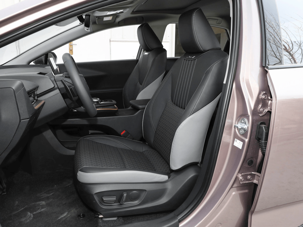 中型纯电轿车，外观大气内饰科技，轴距近2米9，解读丰田bz3_搜狐汽车_搜狐网