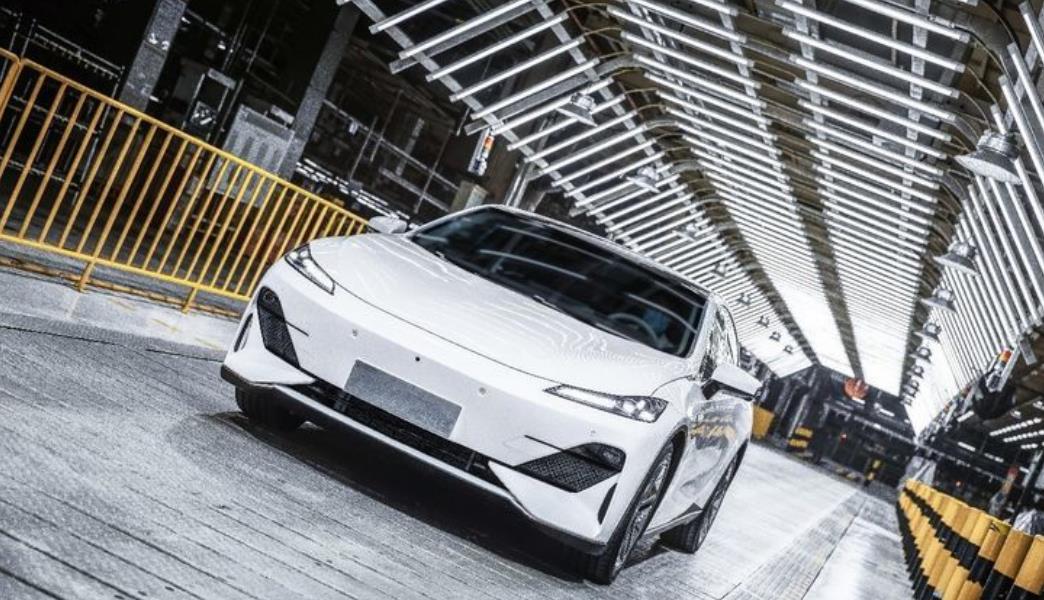 长安C385轿跑样车下线，设计复制粘贴UNI-V！新能源平台没掉队_搜狐汽车_搜狐网